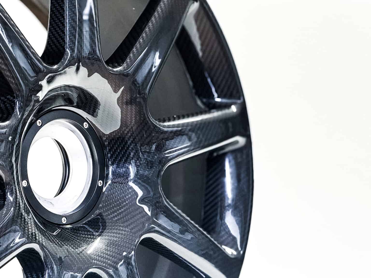 Every aspect you didn't know about our carbon fiber wheel
